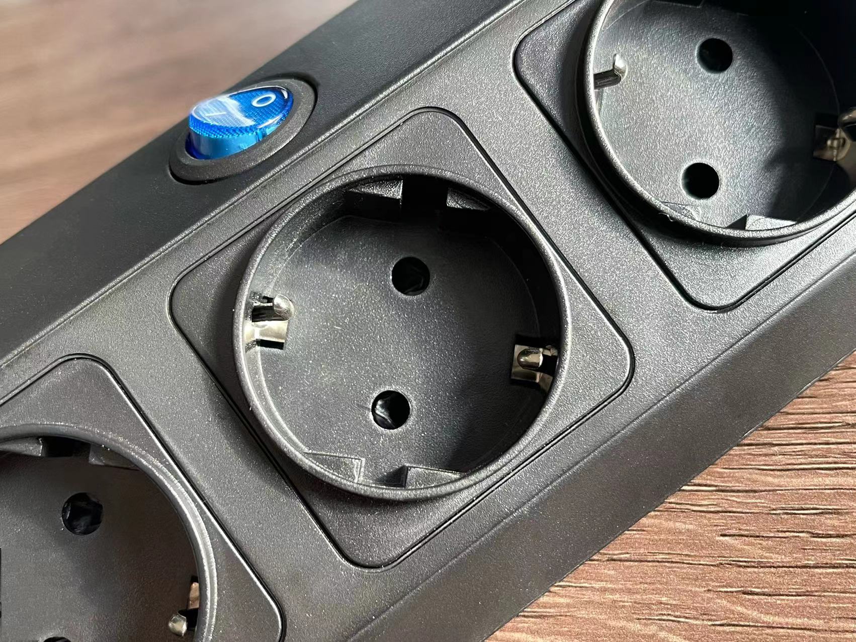 5 Outlet Flexible Surge Protector German Power Strip with USB charge ...